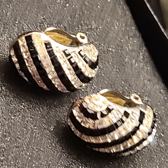 jarin | Jewelry | Vintage Jarin Clip On Earring | Poshmark